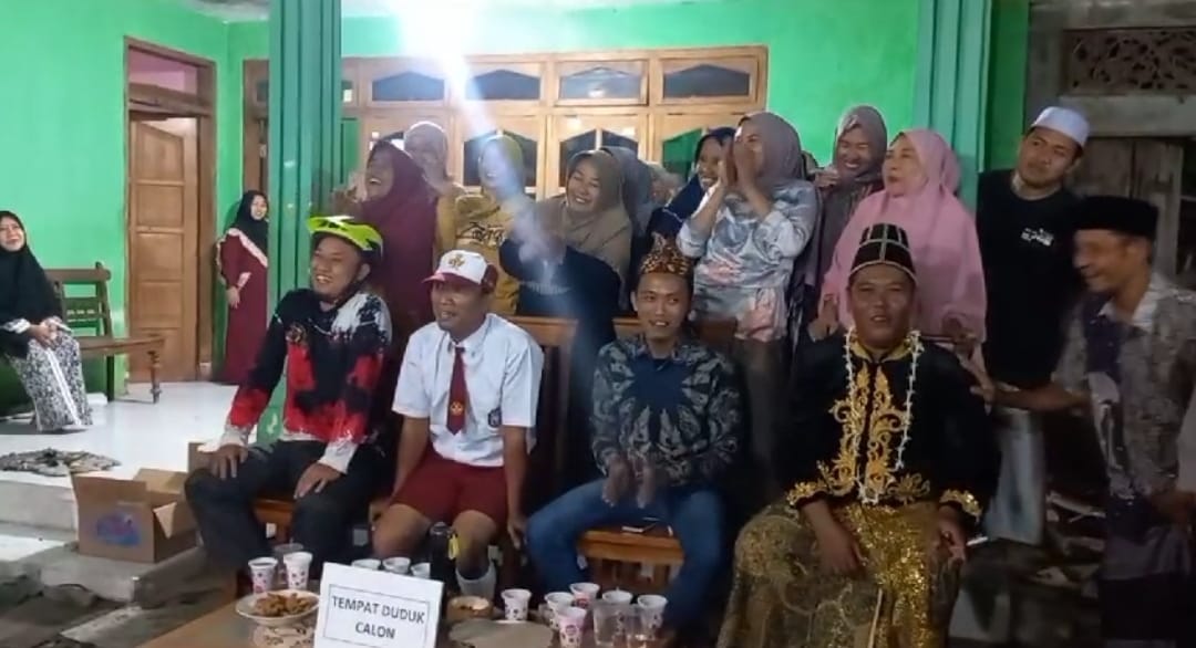 Coblosan Ketua RT Ala Warga Petahunan - 'Calonnya Pakai Seragam SD ...