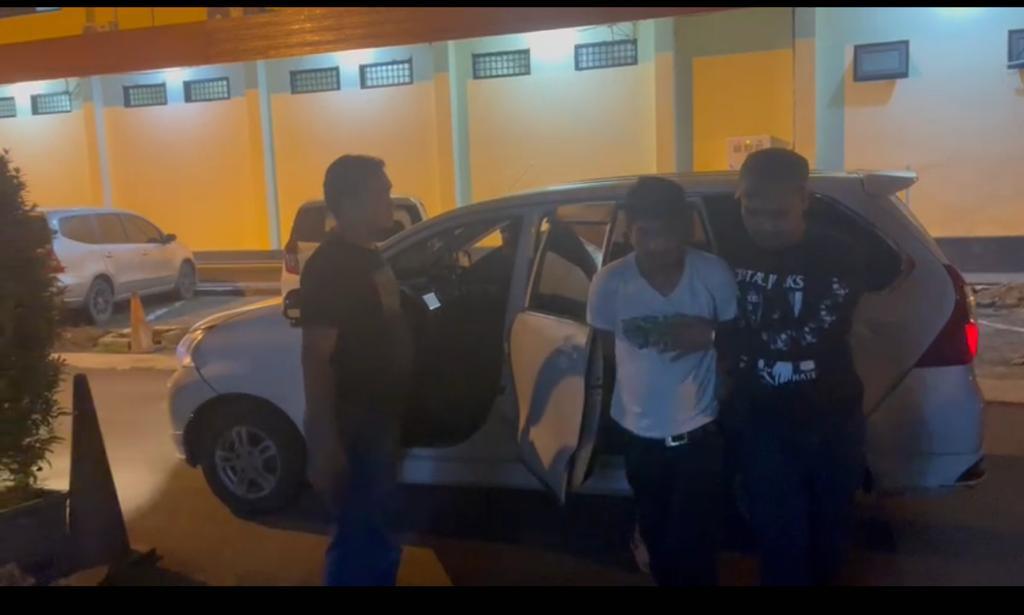 Maling Spesialis Pembobol Rumah Asal Beji Dibekuk - WartaBromo Maling Spesialis Pembobol Rumah Asal Beji Dibekuk - WartaBromo