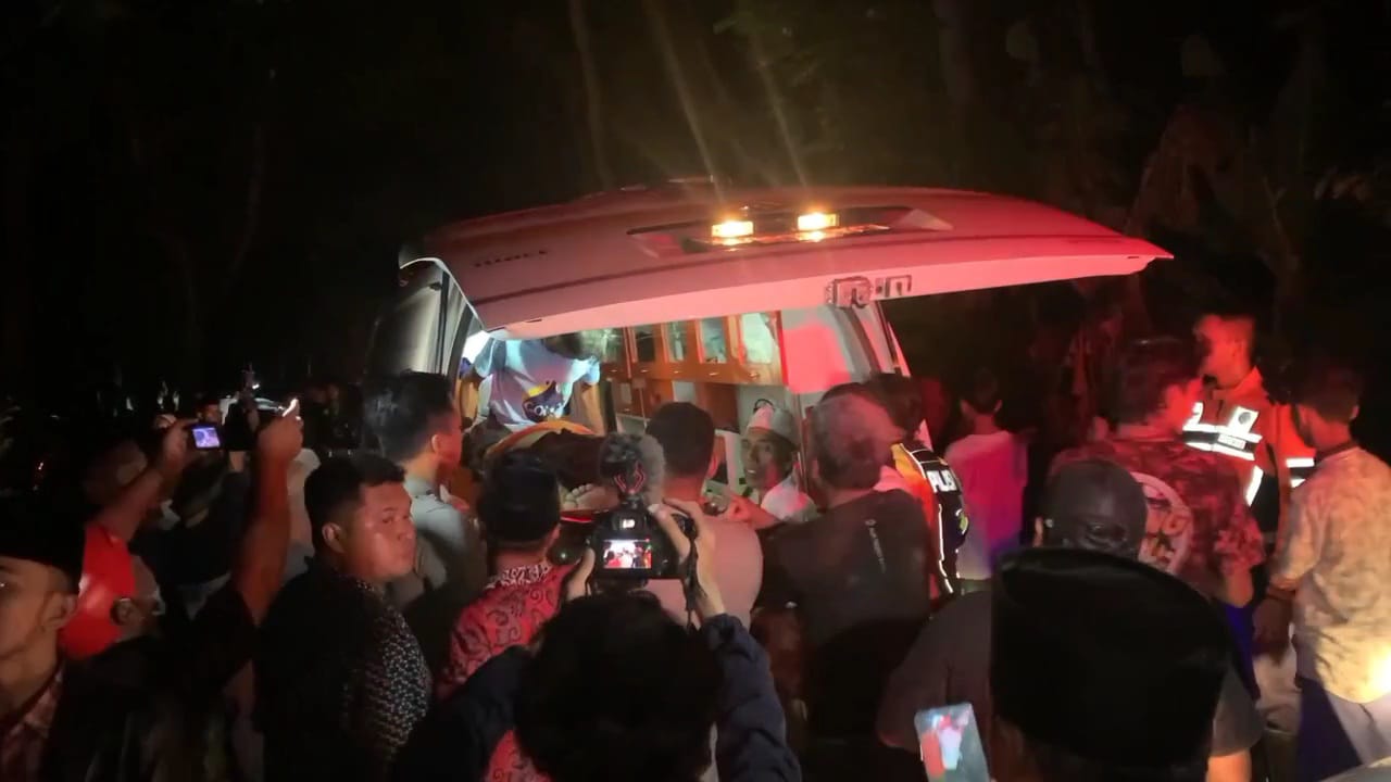 Kronologi Laka KA Probowangi vs Minibus yang Tewaskan 11 Orang - WartaBromo Kronologi Laka KA Probowangi vs Minibus yang Tewaskan 11 Orang - WartaBromo