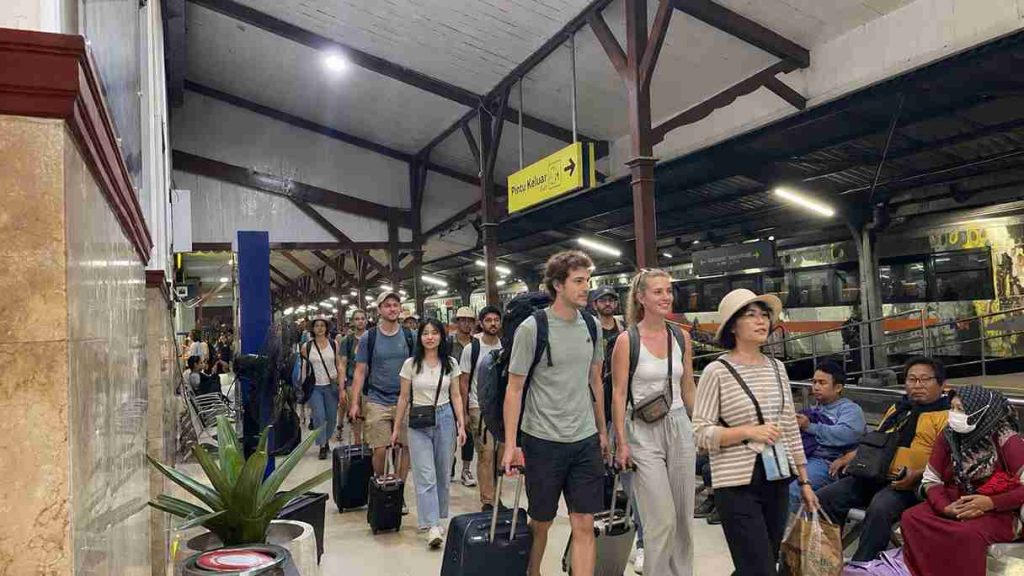 Bromo Jadi Magnet Turis Asing, Stasiun Probolinggo Catat Okupansi WNA ...