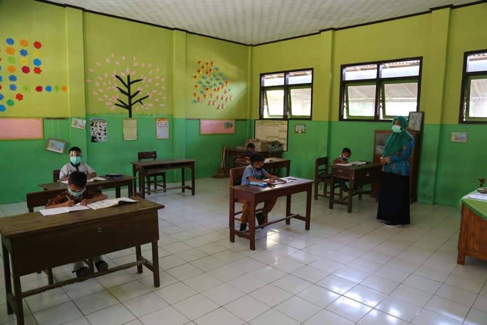 Sinau Bareng Program Pemkab Lumajang Izinkan Belajar Tatap Muka Di Sekolah Wartabromo