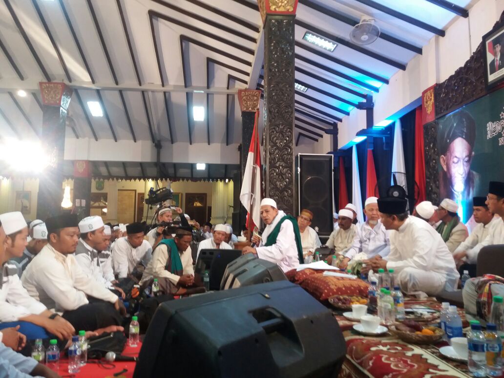Habib Lutfi Bin Yahya Rawuh, Haul Muassis Thoriqoh Dibuka dengan Lagu ...