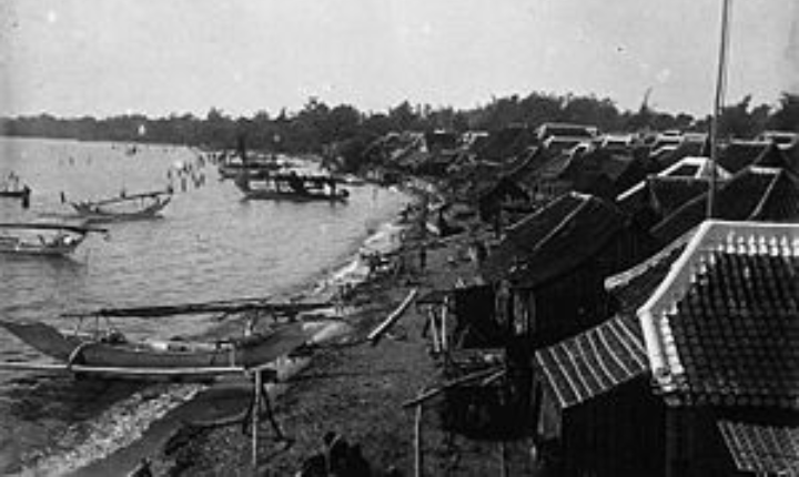 Ini Penampakan Lekok Seabad Lalu, Apa yang Berubah? - WartaBromo