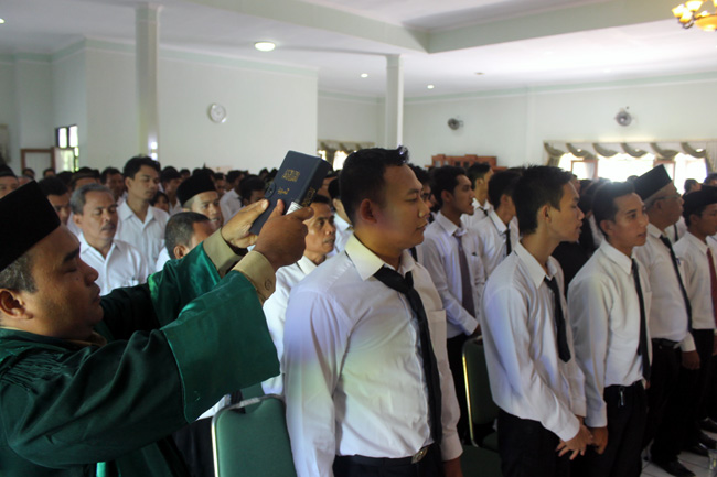 300 Pengawas TPS Dilantik - WartaBromo